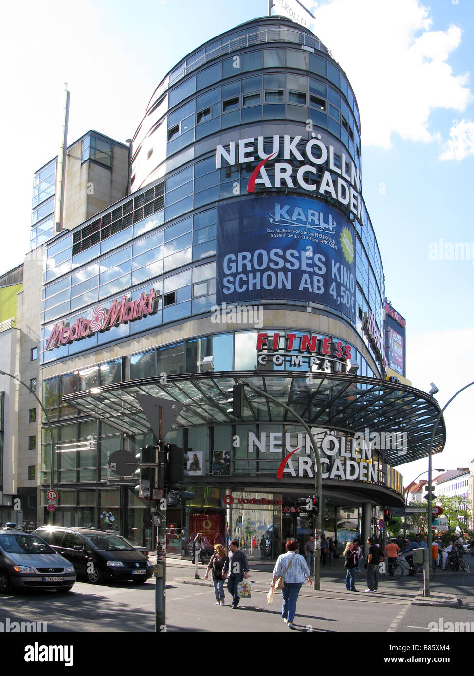 Berlin Karl-Marx-Straße Neukölln Arcaden Stockfotografie - Alamy Berlin Karl-Marx-Straße Neukölln Arcaden Stockfotografie - Alamy