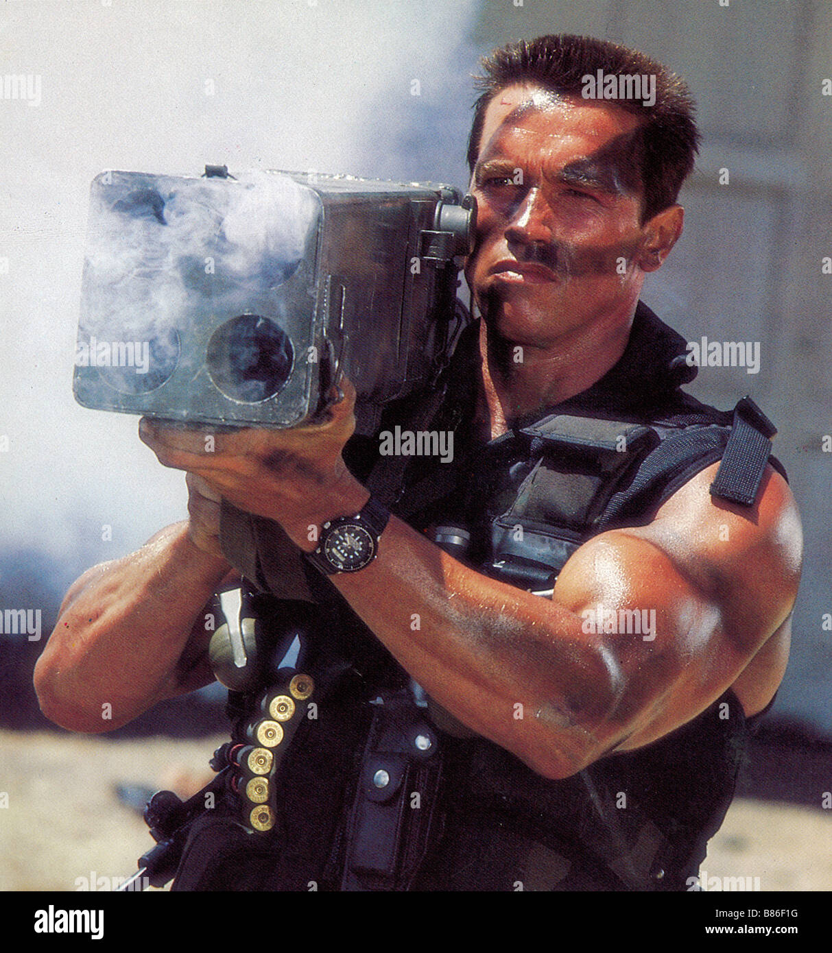 Arnold Schwarzenegger Commando Fotos Und Bildmaterial In Hoher