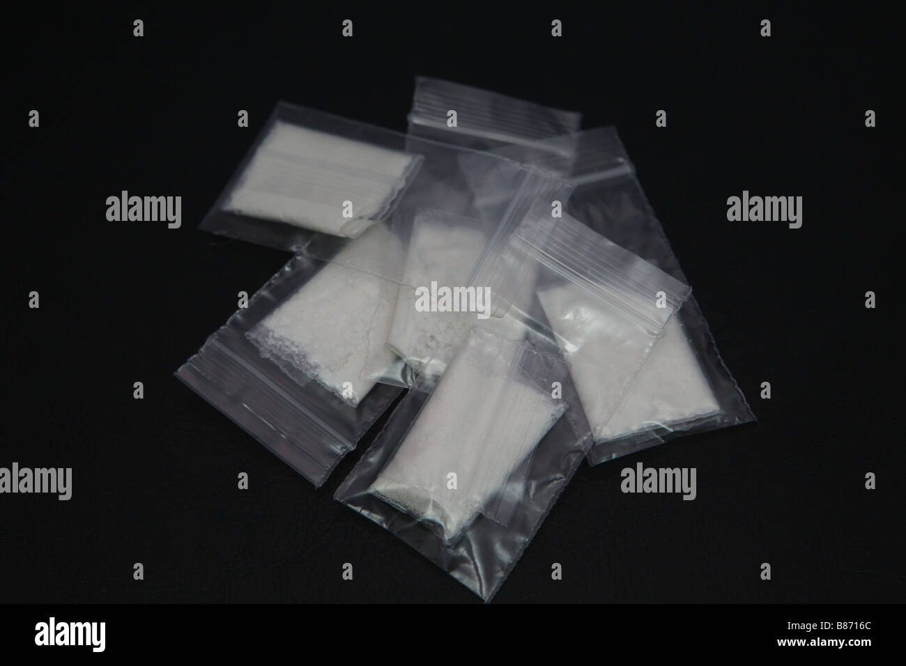 Fünf Gramm Metylone Analogon von der Droge m.d.m.a das ist in vielen ...