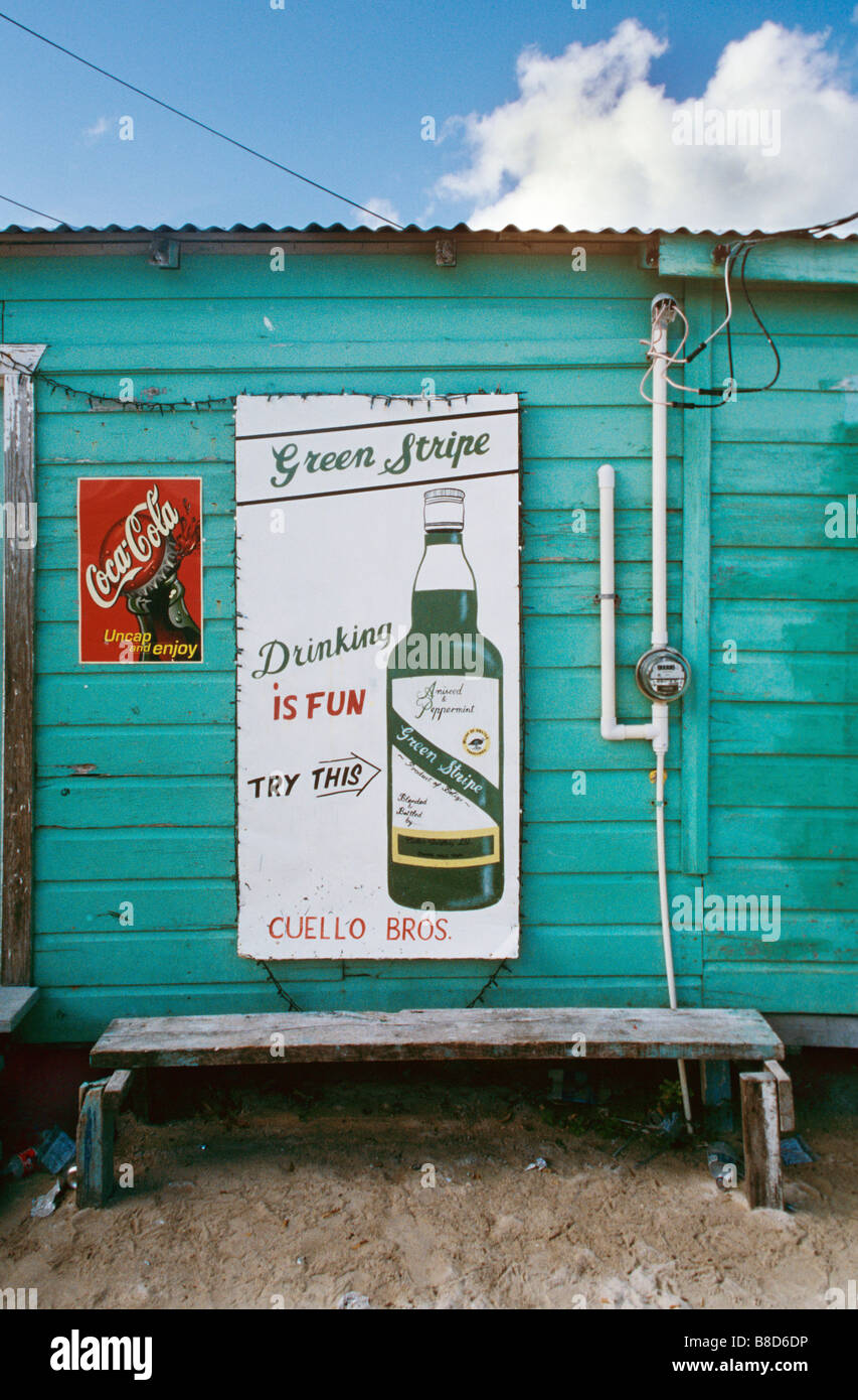 Plakate Werbung für Rum und Coca-cola Coke in Caye Caulker Belize ...