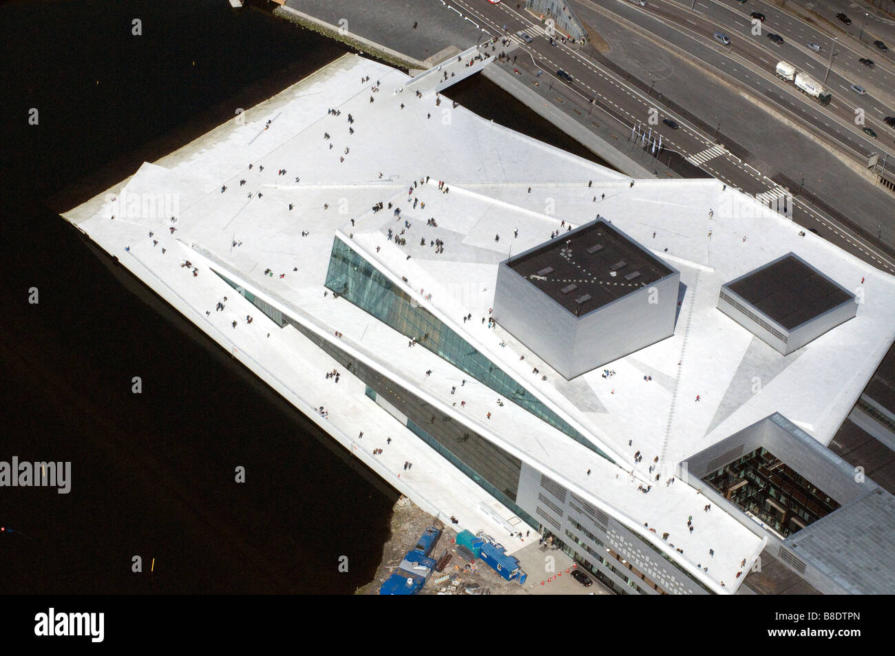 Das Opernhaus von Oslo. Höhle Norske Opera Og Ballett. Blick aus der ...