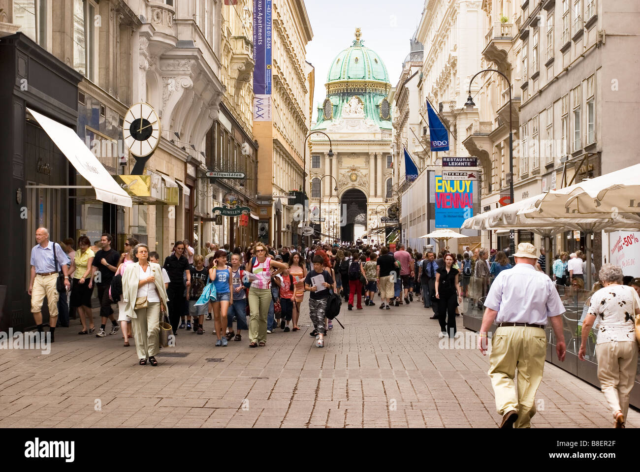 Kohlmarkt wien -Fotos und -Bildmaterial in hoher Auflösung - Seite 2 ...