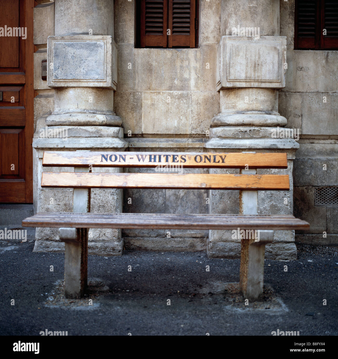 South africa apartheid bench -Fotos und -Bildmaterial in hoher ...