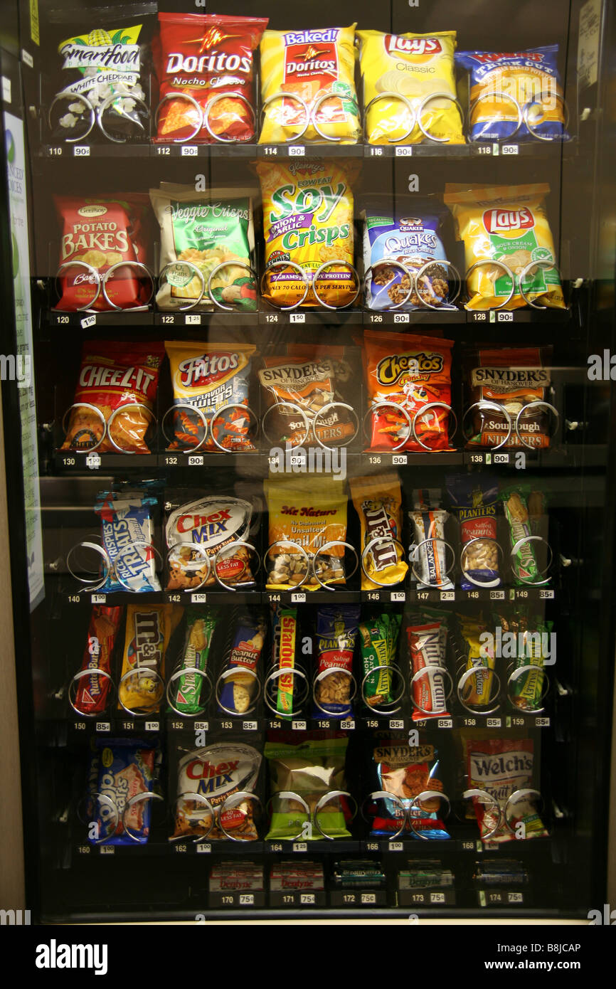 Vending machine snacks -Fotos und -Bildmaterial in hoher Auflösung ...