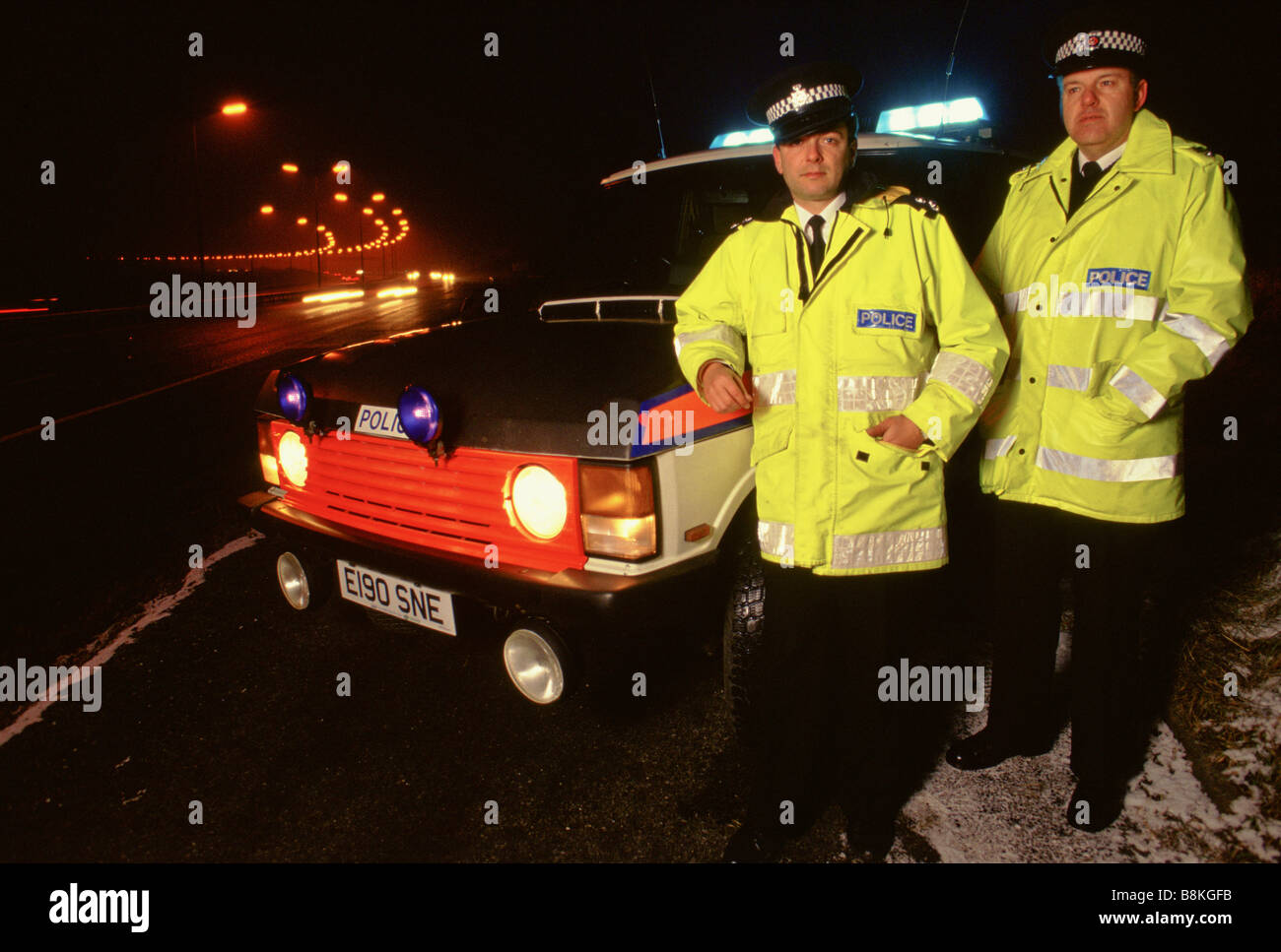 Polizei range rover im einsatz -Fotos und -Bildmaterial in hoher ...