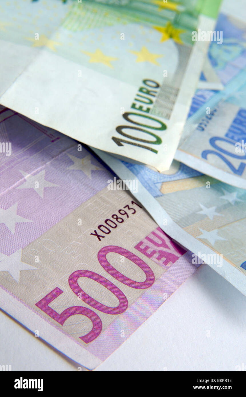 Geldscheine 500 euro -Fotos und -Bildmaterial in hoher Auflösung – Alamy