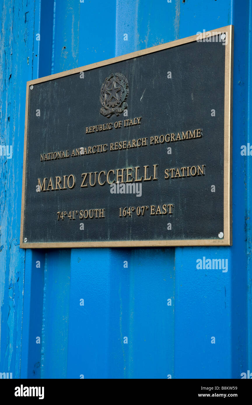 Mario zucchelli station -Fotos und -Bildmaterial in hoher Auflösung – Alamy