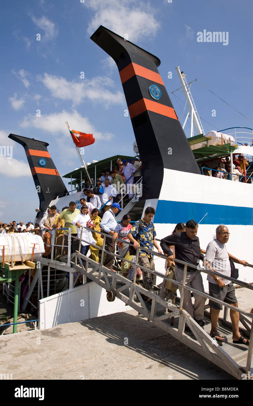 Indien-Andamanen und Nikobaren Havelock Island Passagiere aussteigen MV ...