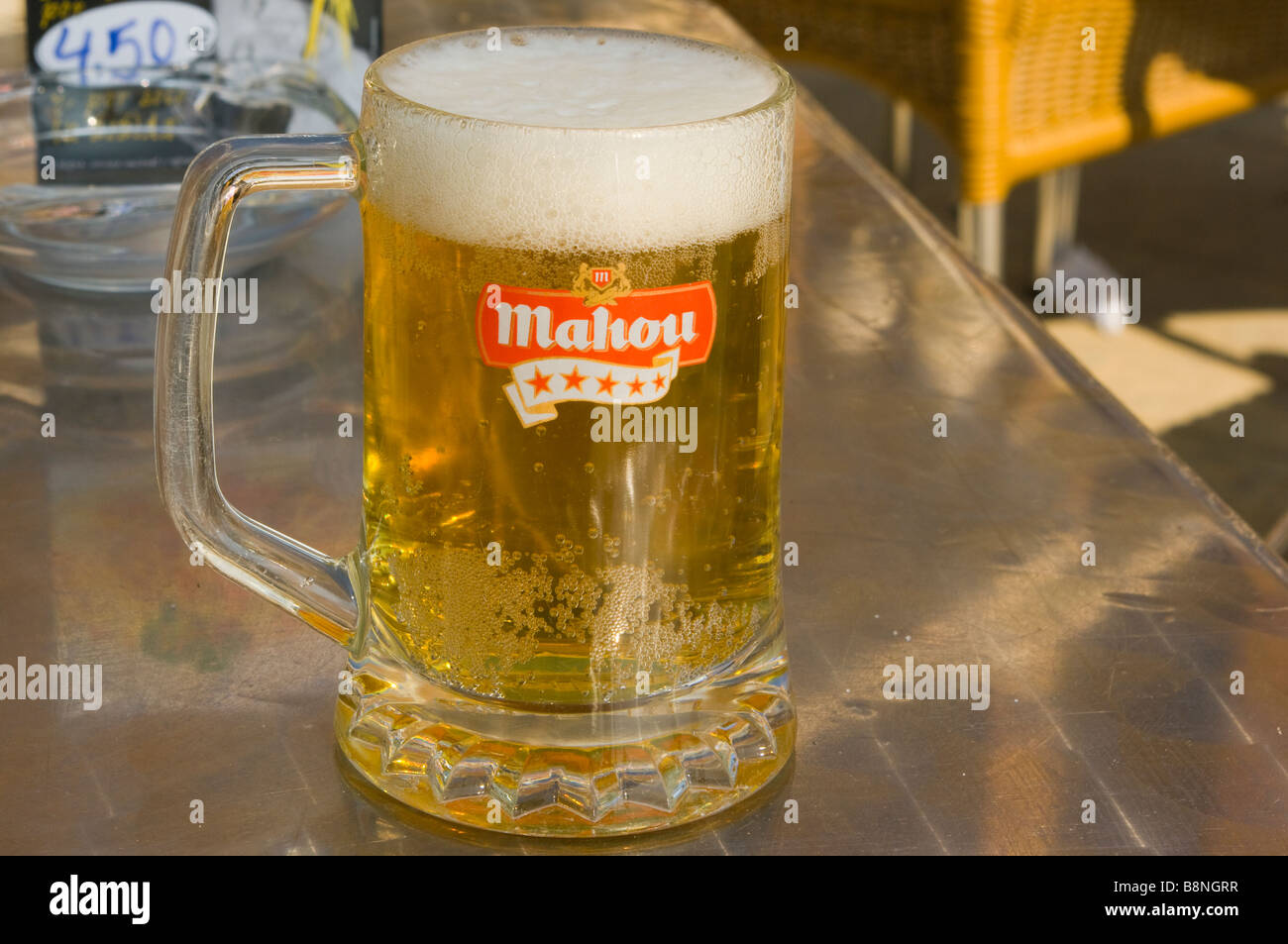 Mahou beer -Fotos und -Bildmaterial in hoher Auflösung – Alamy
