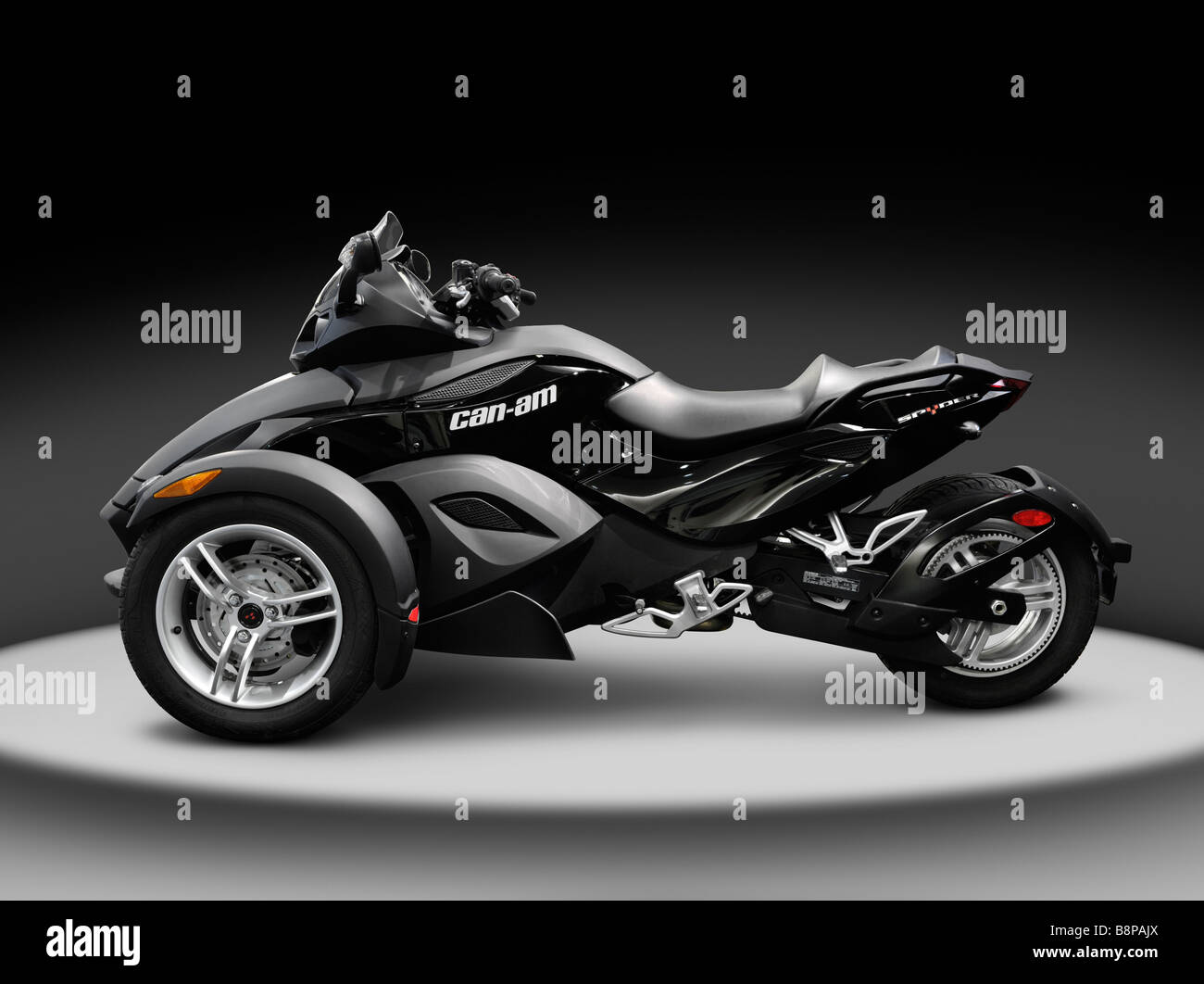 Drei 3 rad motorrad -Fotos und -Bildmaterial in hoher Auflösung – Alamy