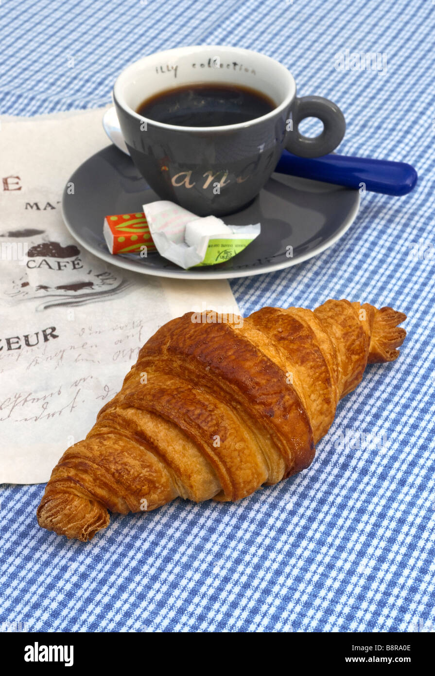 Illy kaffeetasse -Fotos und -Bildmaterial in hoher Auflösung – Alamy