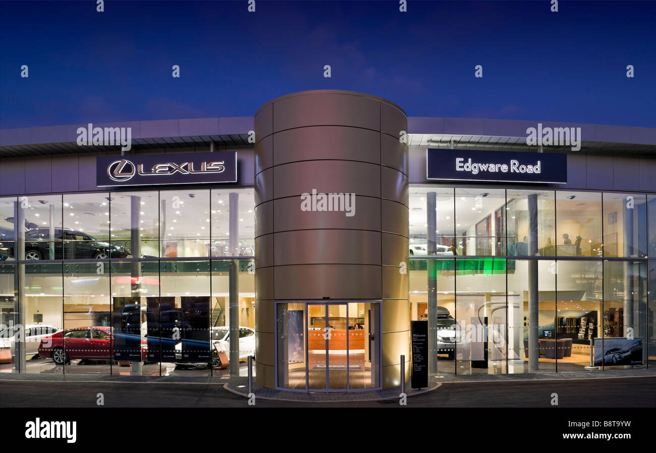 Lexus car showroom -Fotos und -Bildmaterial in hoher Auflösung – Alamy