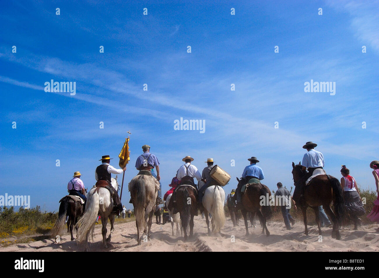 Pilger auf Straße zu El Rocio Dorf Wallfahrt nach el Rocio Huelva ...