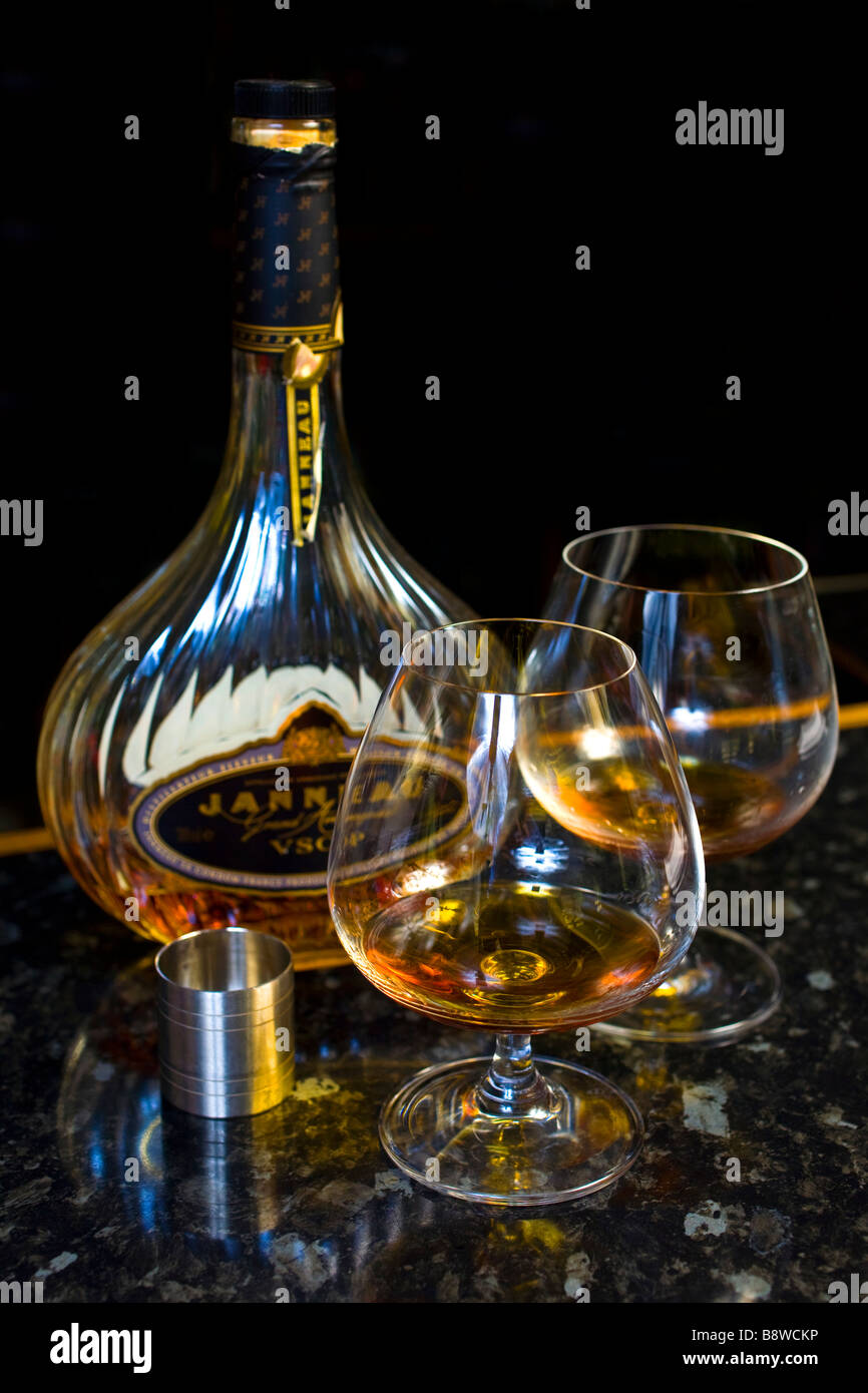 Armagnac glas -Fotos und -Bildmaterial in hoher Auflösung – Alamy