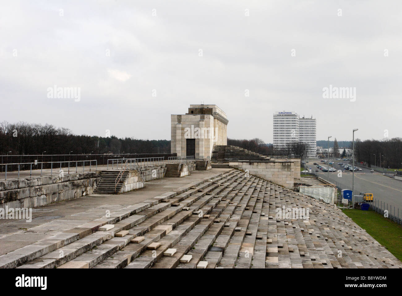 Zeppelinfeld und Zeppelinhaupttribüne Nürnberg dies gehörte das ...