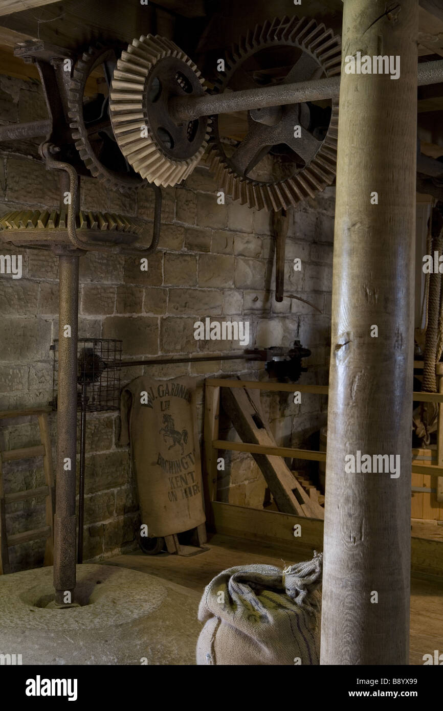 Funktionsweise im Inneren Stainsby Mill arbeiten Wasser angetriebene ...