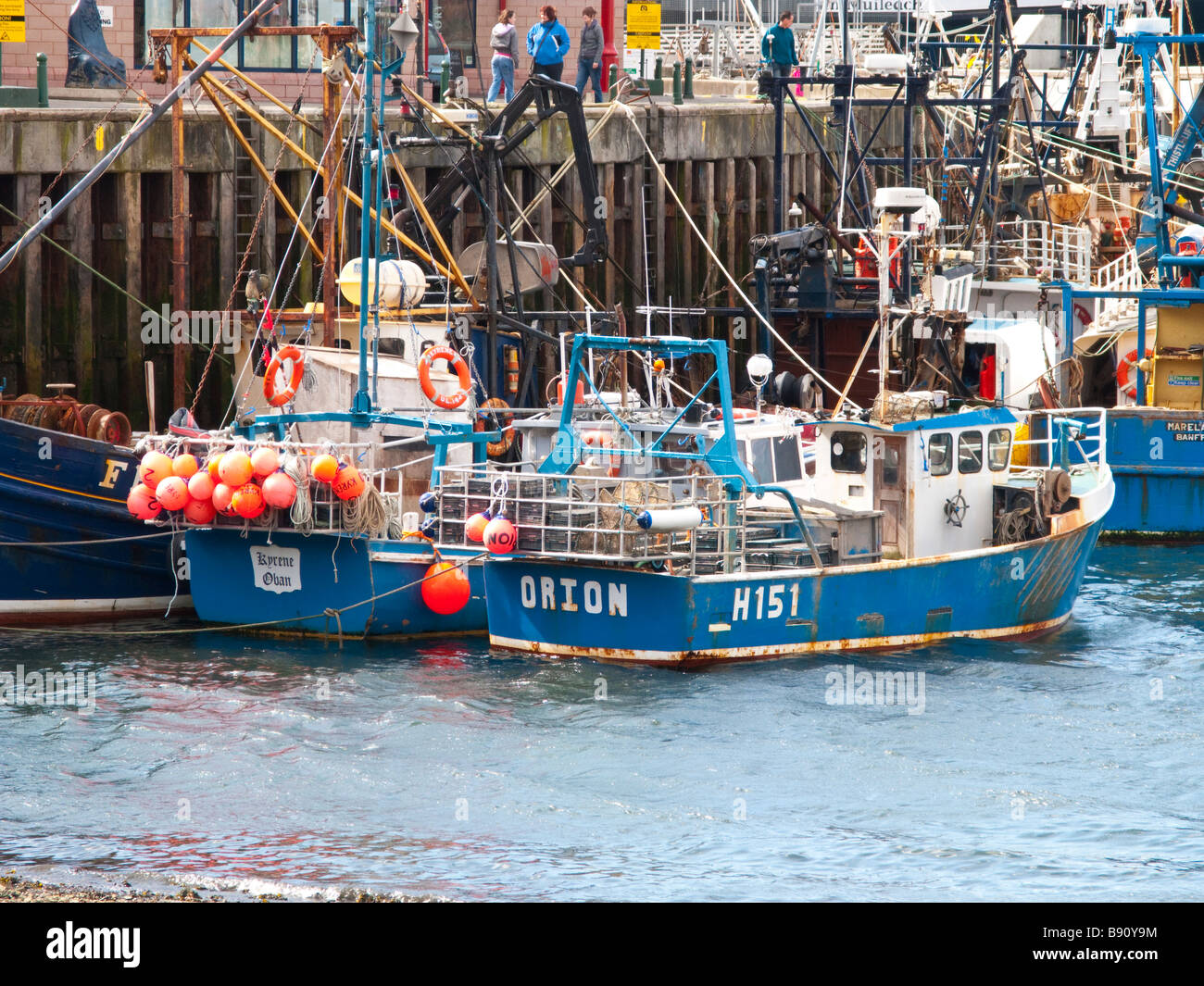 Boote im hafen von oban -Fotos und -Bildmaterial in hoher Auflösung – Alamy