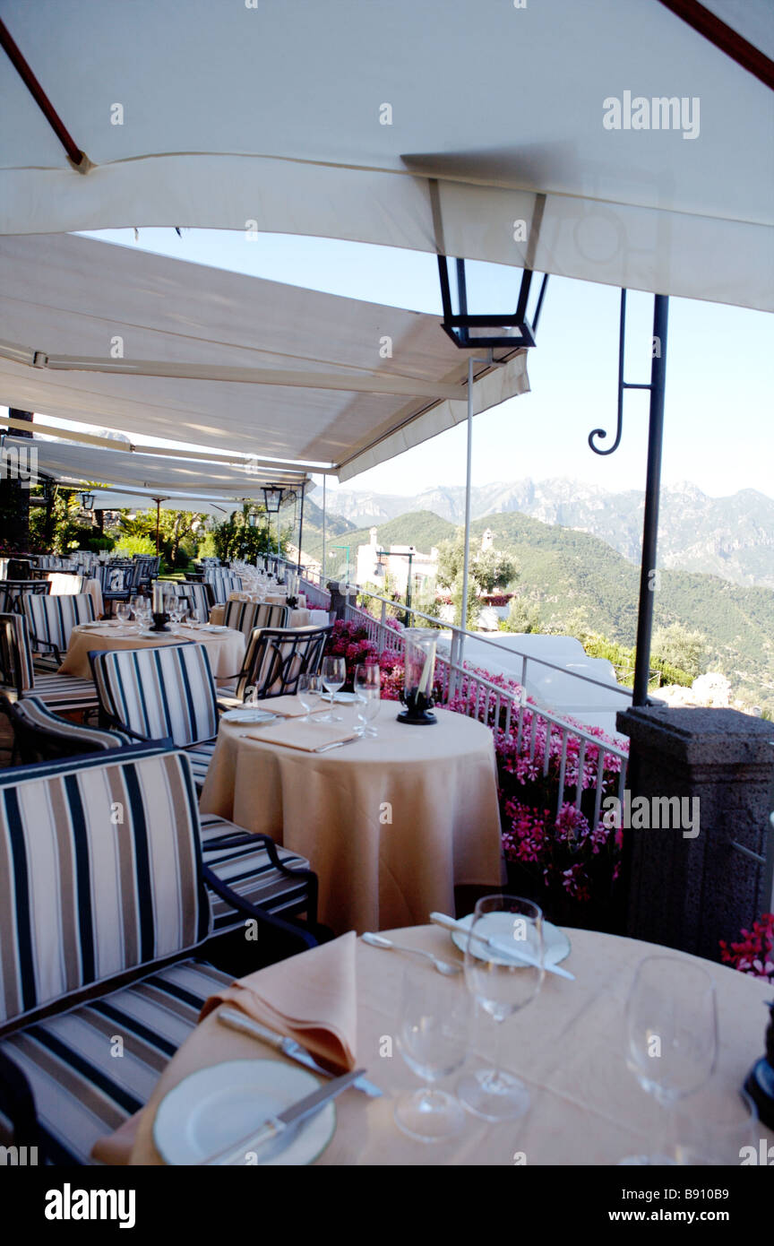 Das Open-Air-Restaurant am Belmond Hotel Caruso in Ravello an der ...