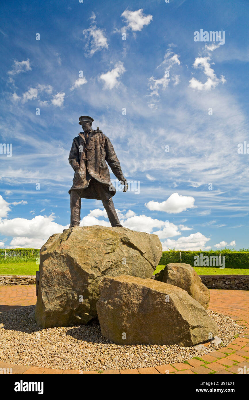 Die statue von david stirling -Fotos und -Bildmaterial in hoher ...