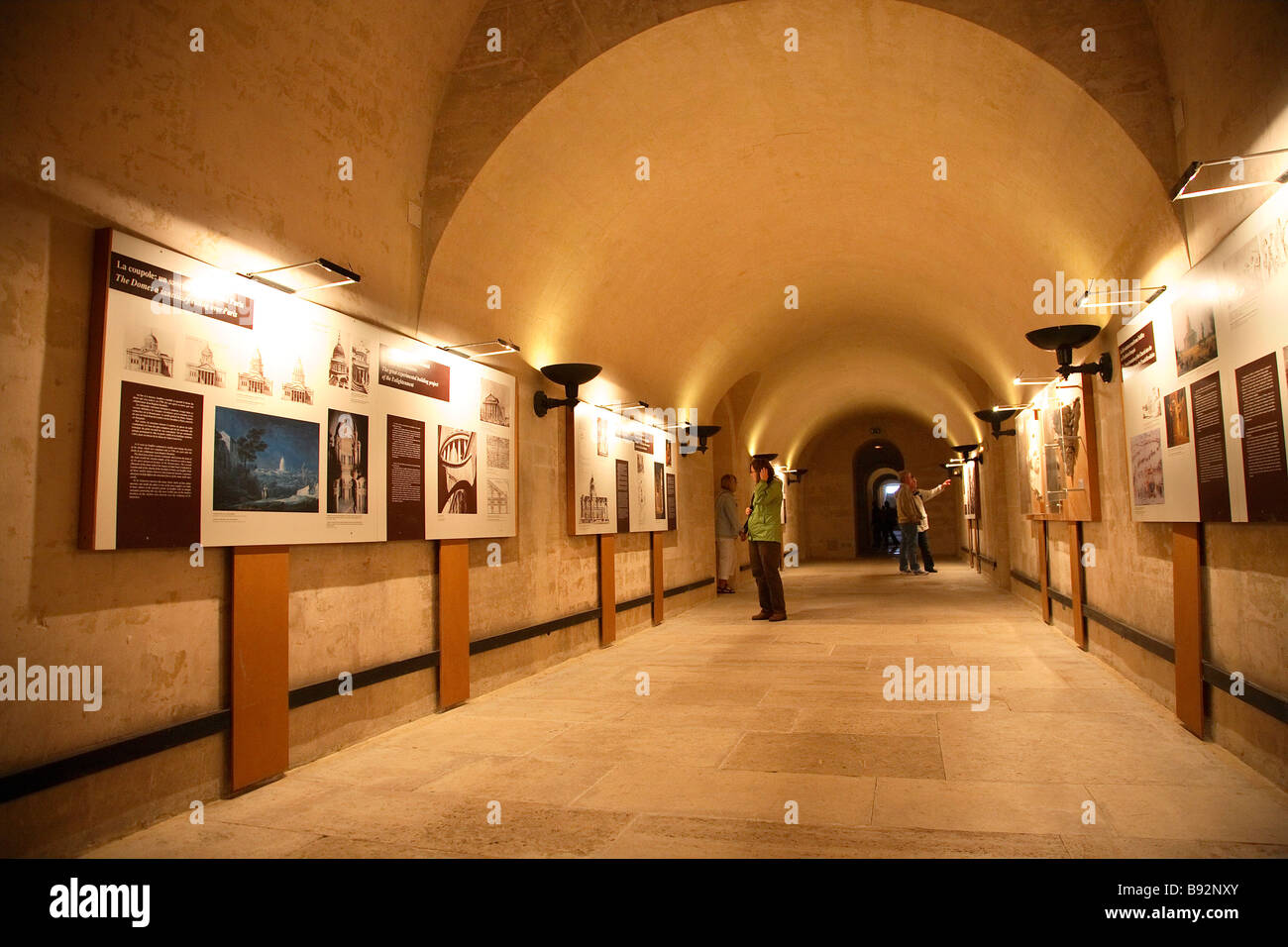 Crypt interior -Fotos und -Bildmaterial in hoher Auflösung – Alamy
