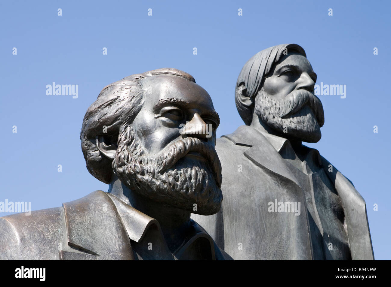 Karl marx relief -Fotos und -Bildmaterial in hoher Auflösung – Alamy