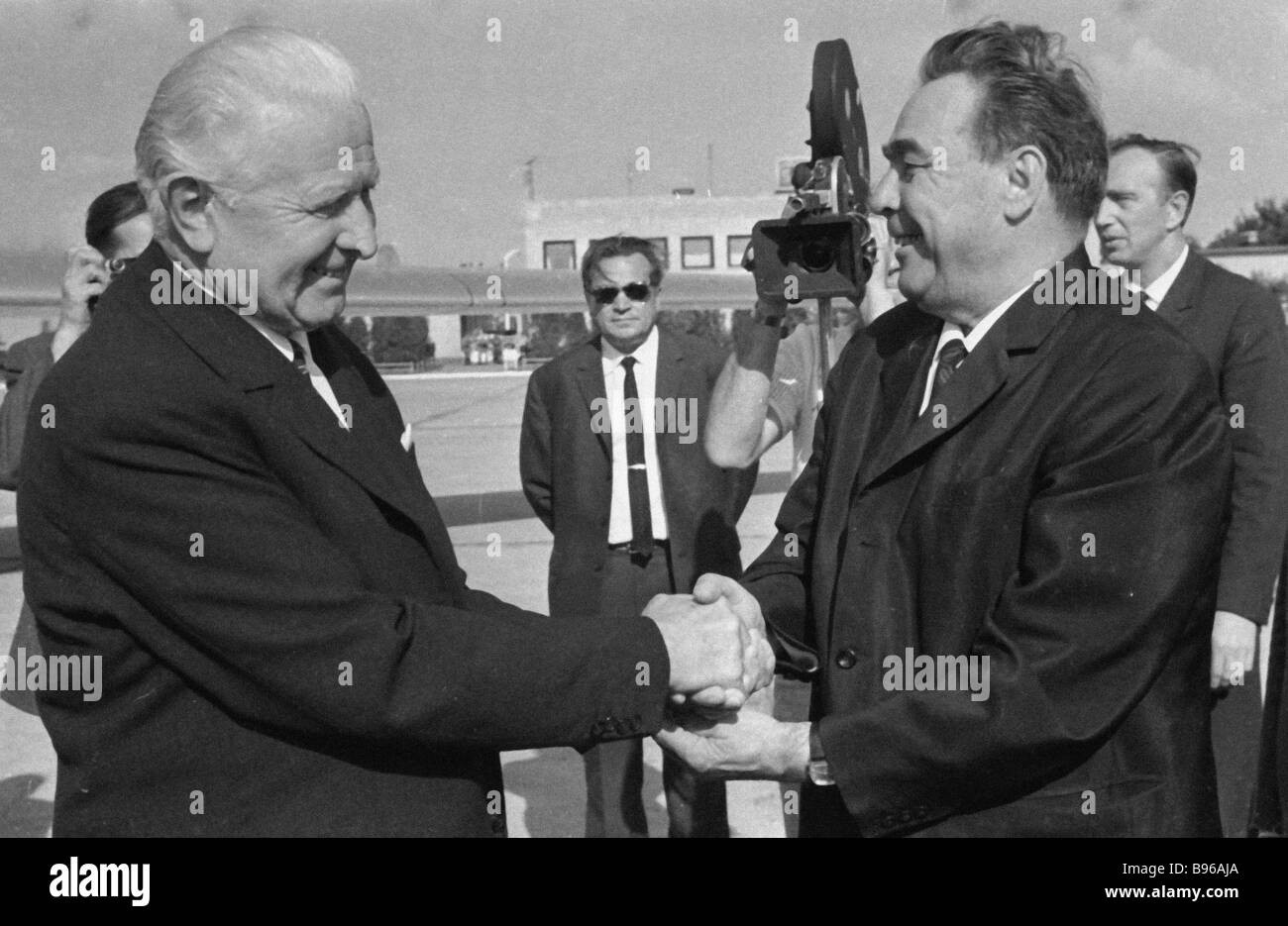 Leonid Brezhnev Cpsu Central Committee Stockfotos und -bilder Kaufen ...
