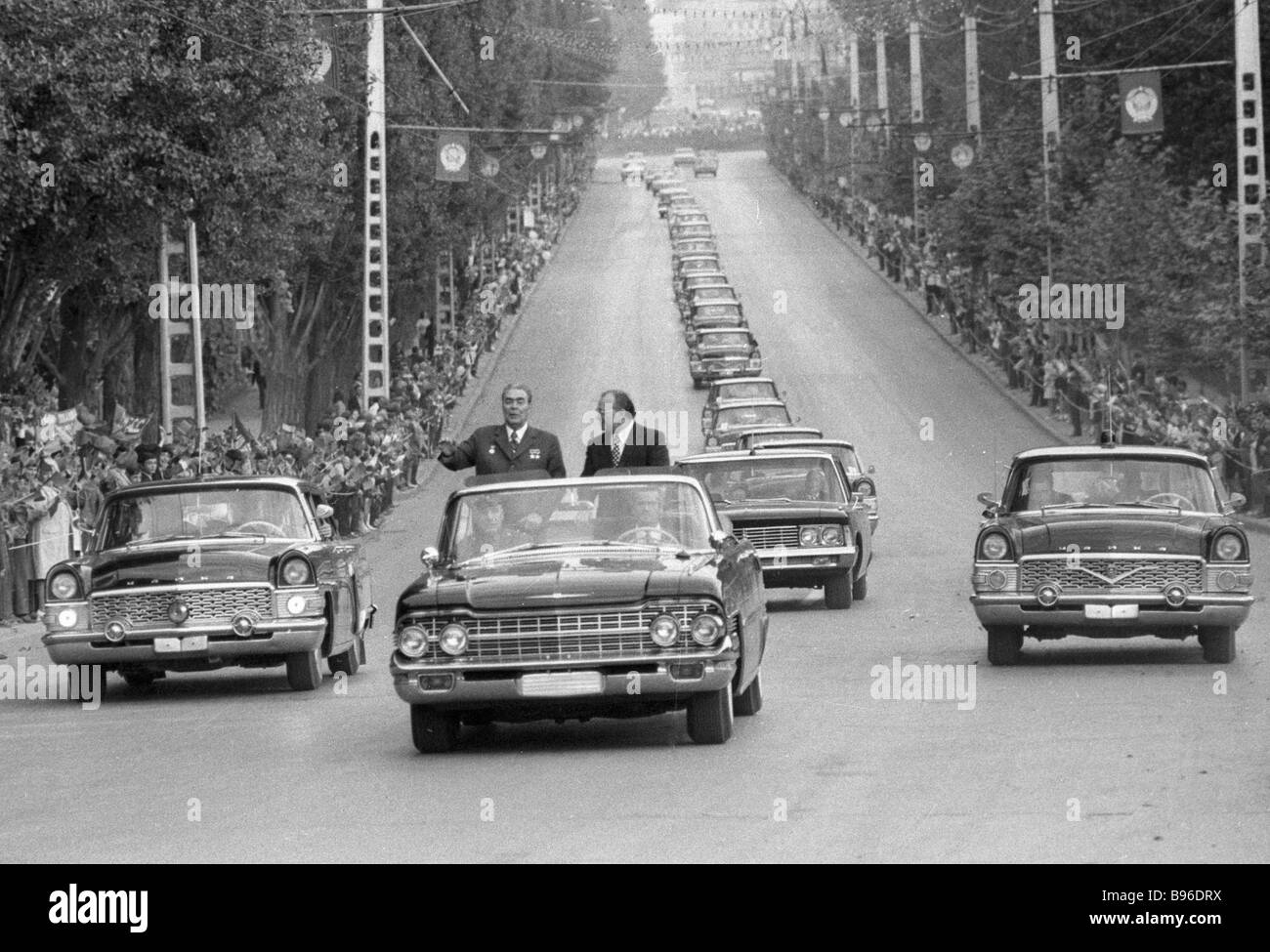 Leonid Brezhnev Generalsekretär der KPdSU in Chisinau zur Feier des 50 ...