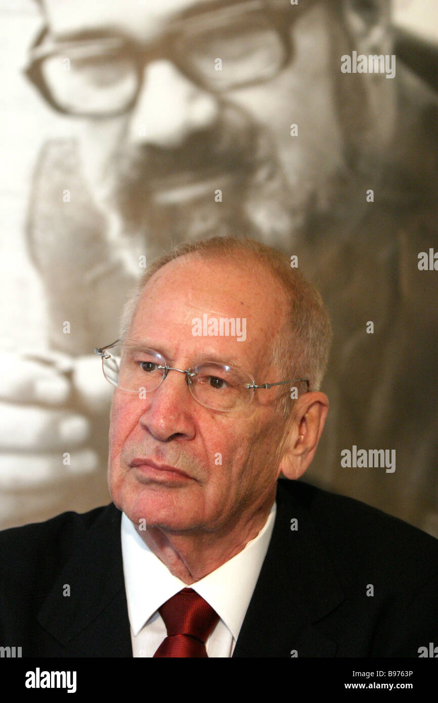 Ehemaliger Leiter der ausländischen Geheimdienst der DDR und älterer ...