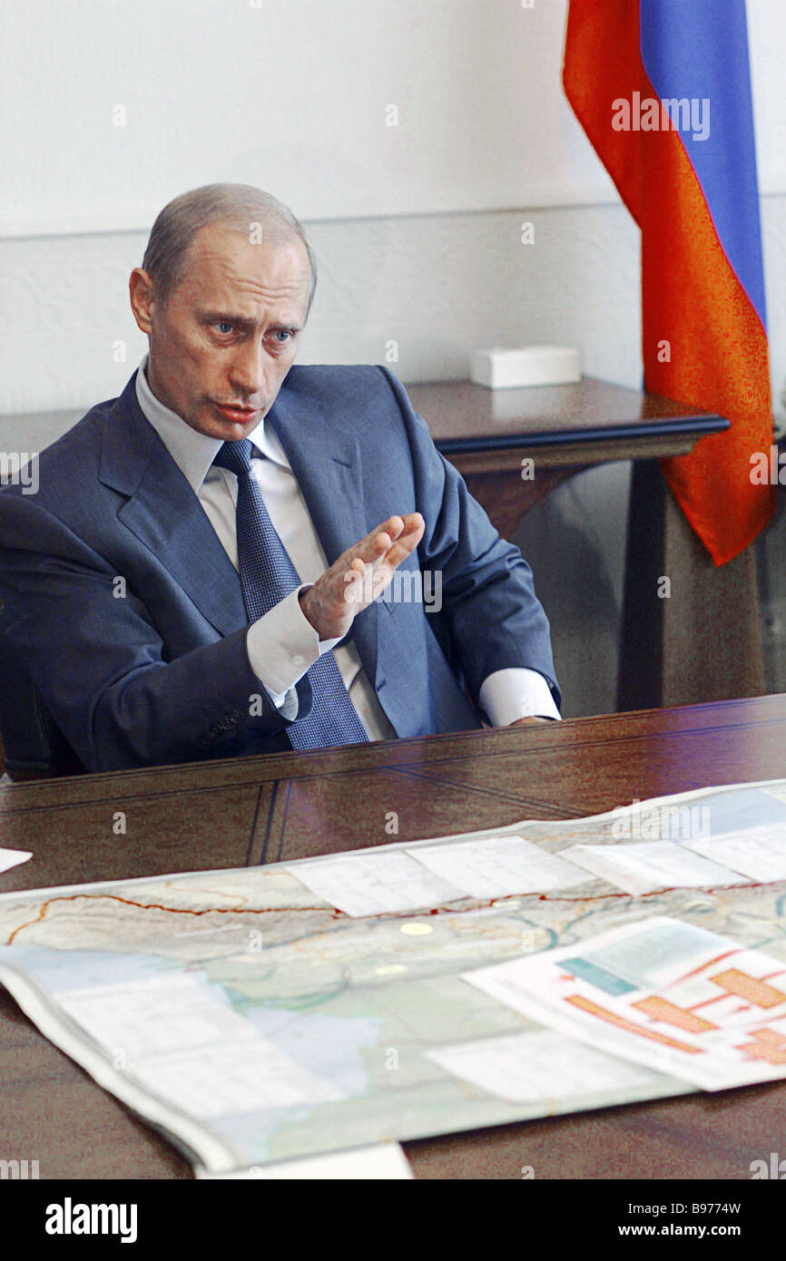 Der russische Präsident Wladimir Putin in seiner Residenz in Sotschi ...