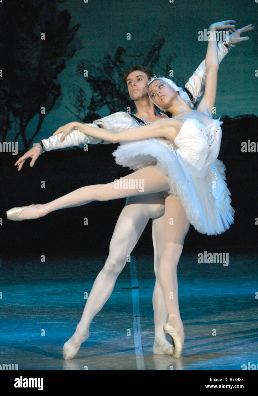 Tänzer mit dem Russian National Ballet Marianna Chemalina und Dmitry Dmitriyev in das Ballett ...