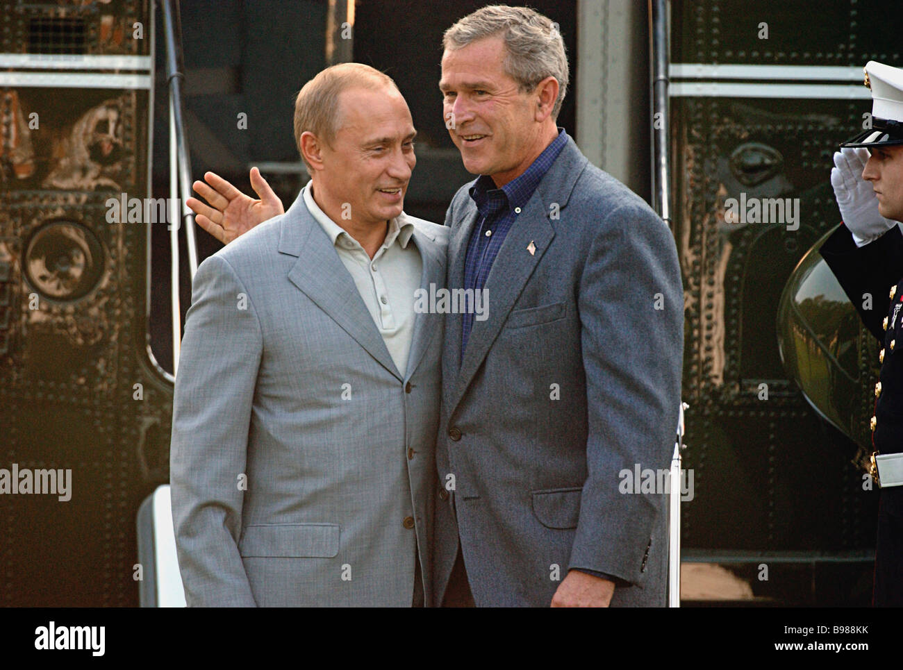 Der russische Präsident Wladimir Putin und U S Präsident George w. Bush ...
