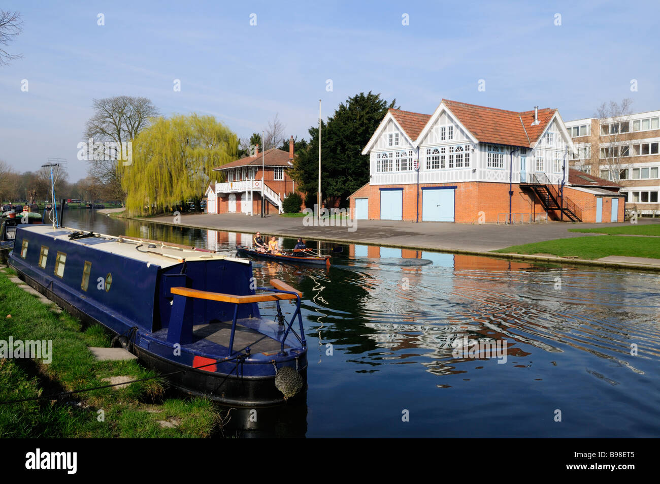 Hausboot und Rudern Hausboote auf dem Fluss Cam an Mittsommer ...