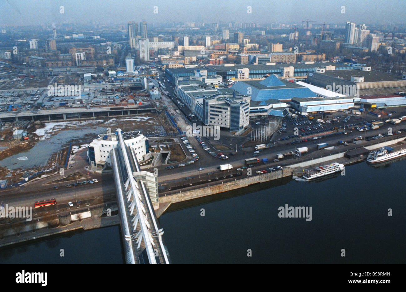 Draufsicht der Moscow City Komplex und Bagration Brücke Stockfotografie ...