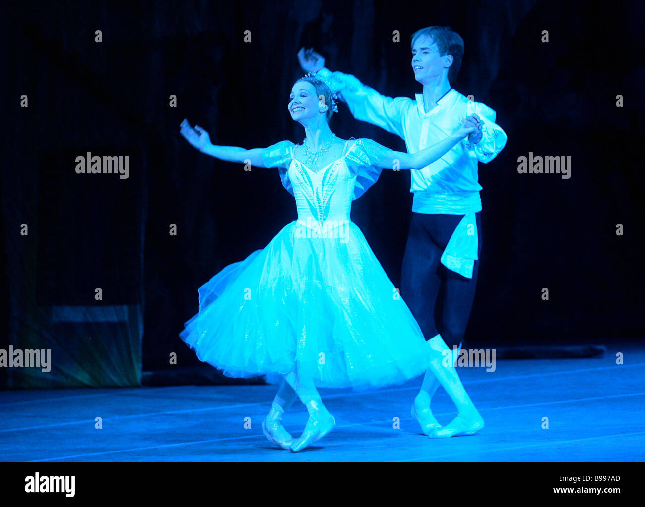 Yevgeniya Obraztsova und Leonid Sarafanov führenden Ballett-Tänzer ...
