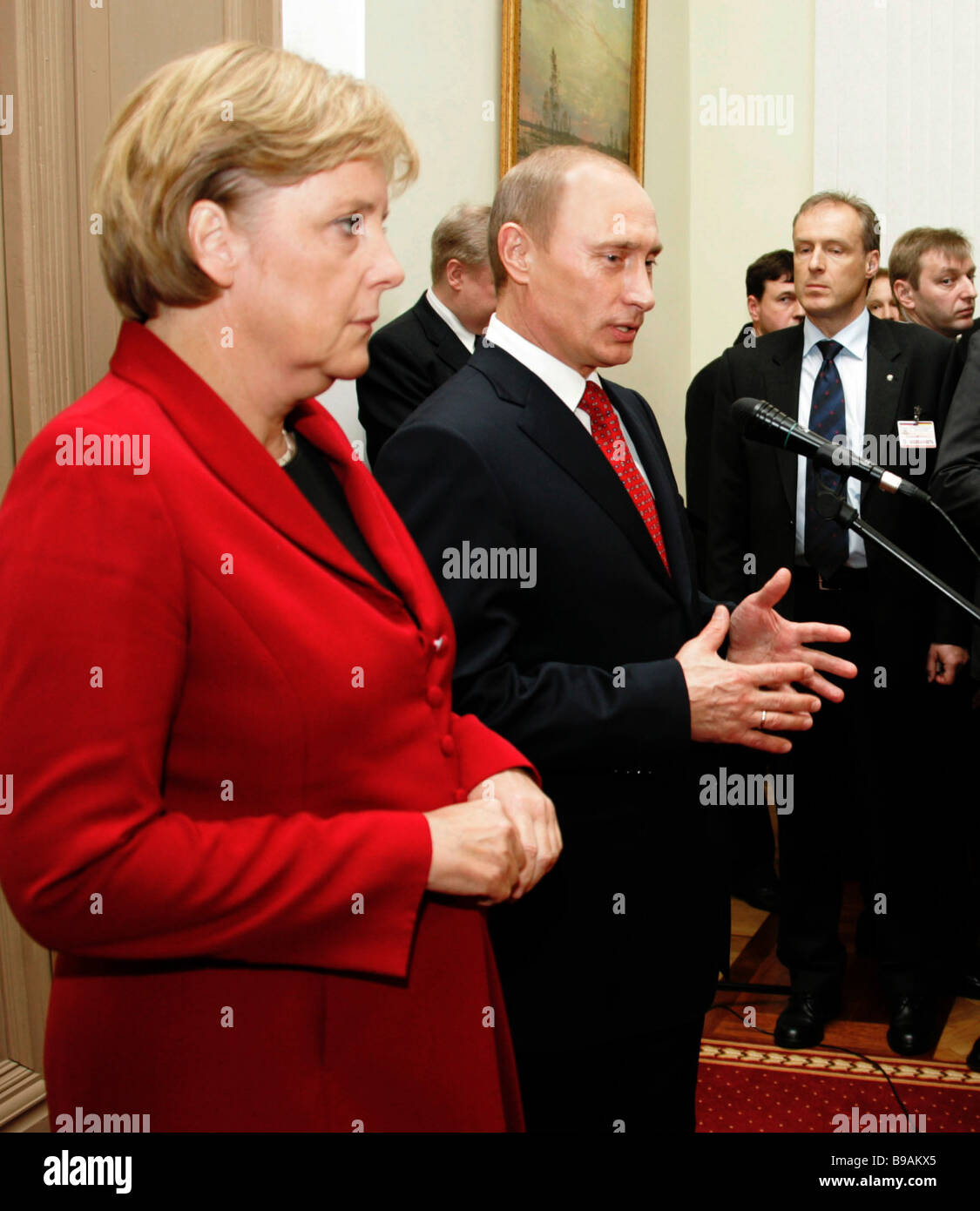 Bundeskanzlerin Angela Merkel und der russische Präsident Vladimir ... Bundeskanzlerin Angela Merkel und der russische Präsident Vladimir ...