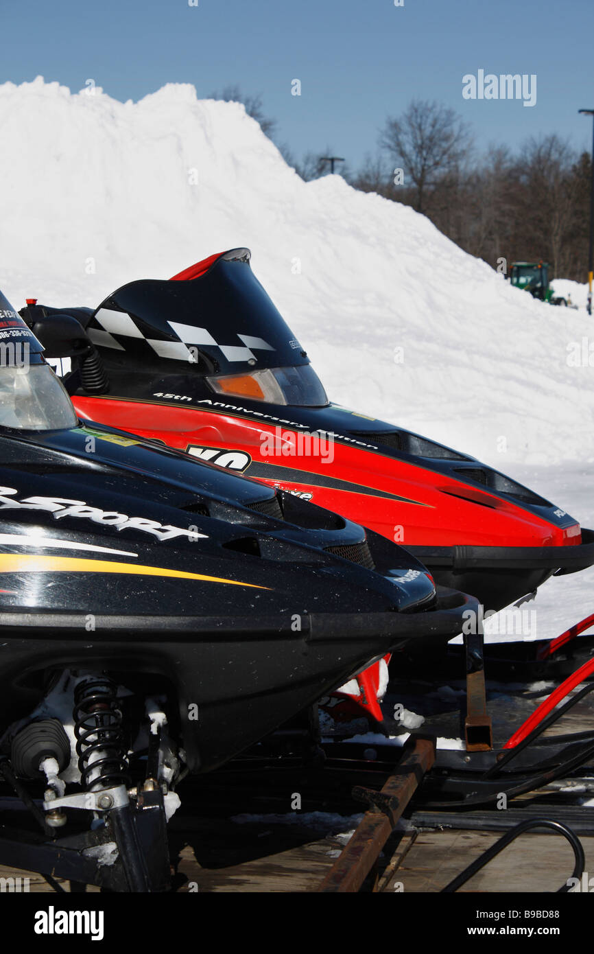 Snowmobile Inuit Stockfotos und -bilder Kaufen - Alamy