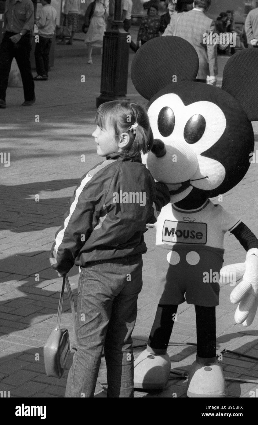 Micky Maus Schwarzweiß-Stockfotos und -bilder - Alamy