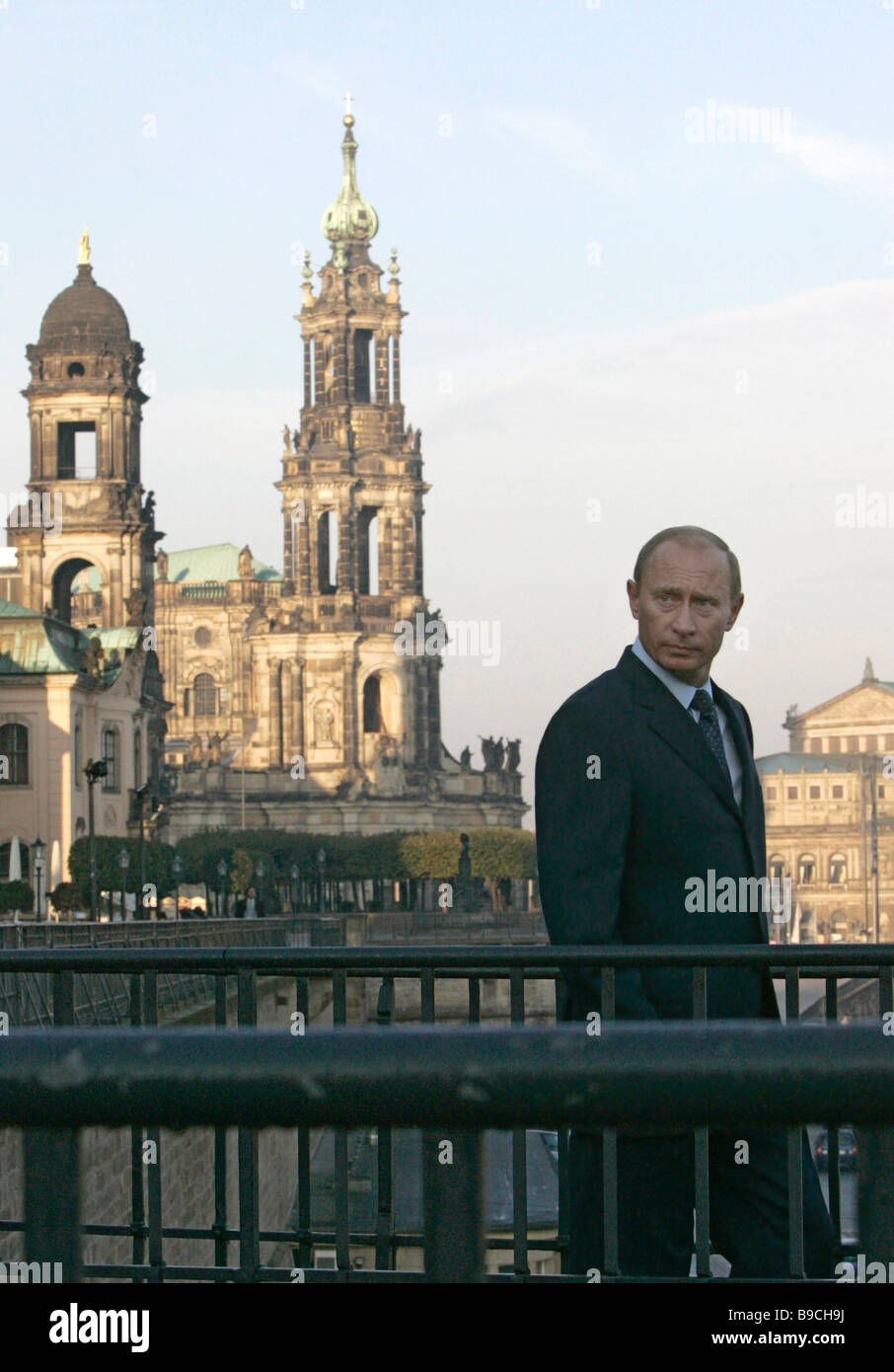 Russian President Vladimir Putin Walk Stockfotos & Russian President ...