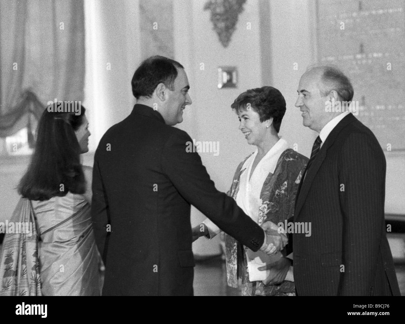 Mikhail And Raisa Gorbachev Stockfotos & Mikhail And Raisa Gorbachev ...