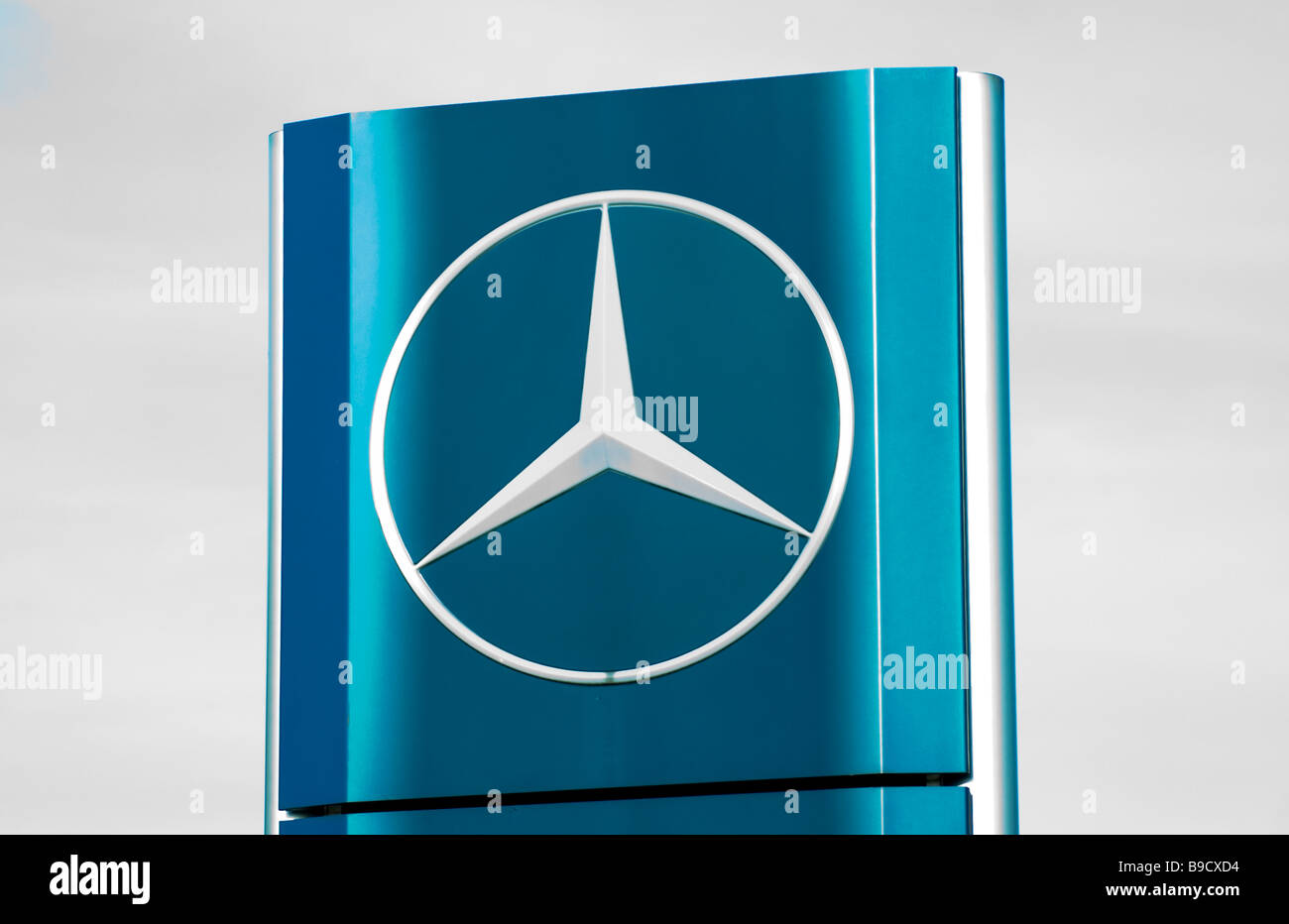 Mercedes zeichen -Fotos und -Bildmaterial in hoher Auflösung – Alamy