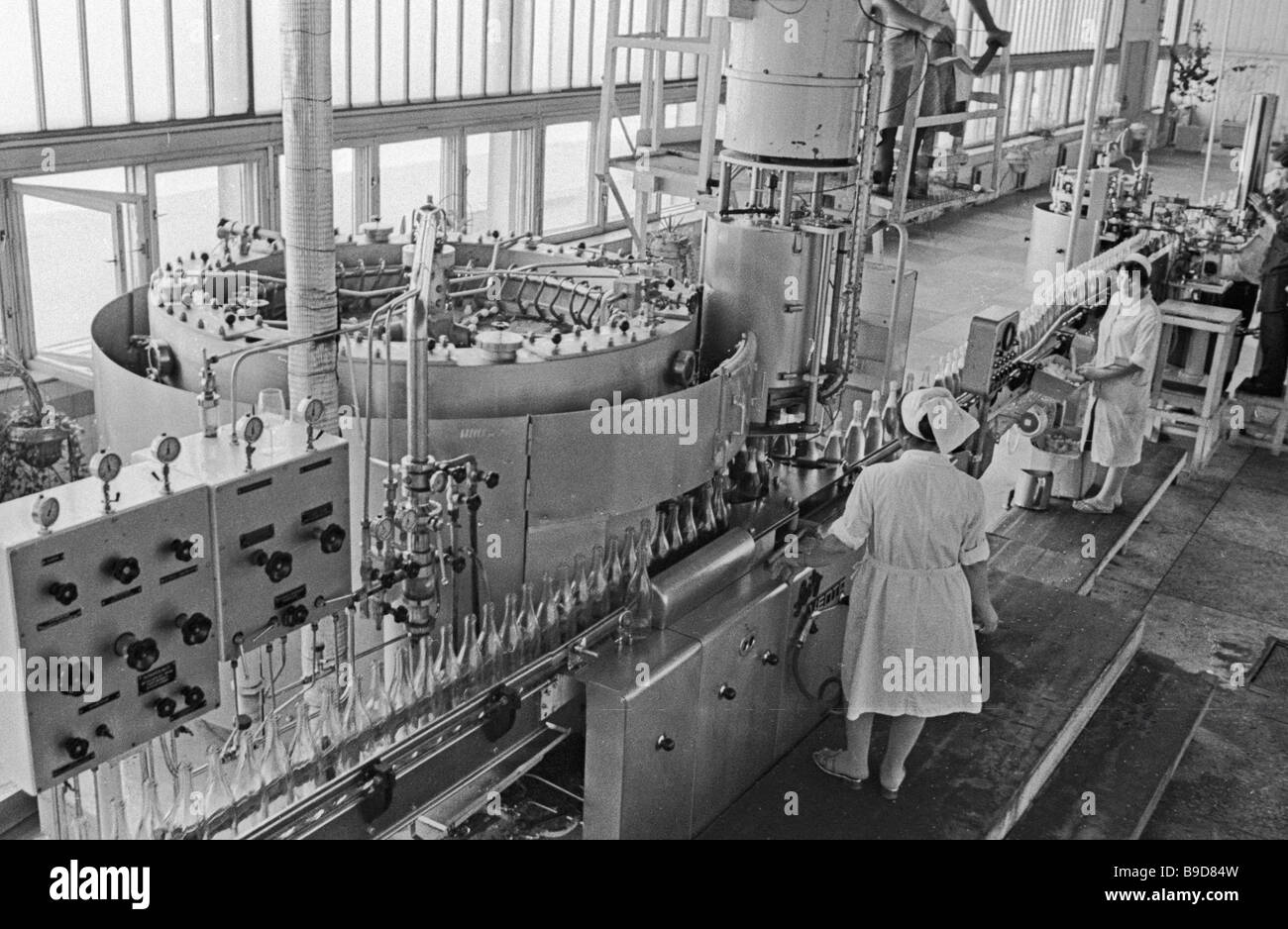 Wein-Abfüllanlage produziert von Seitz Werke Deutschland ...