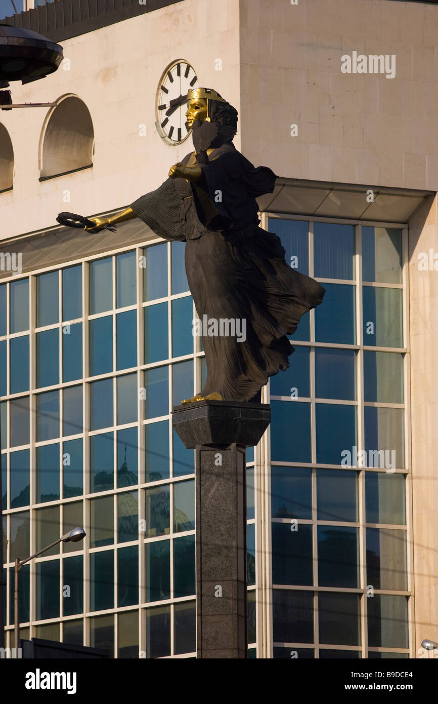 Bulgaria sofia statue -Fotos und -Bildmaterial in hoher Auflösung – Alamy