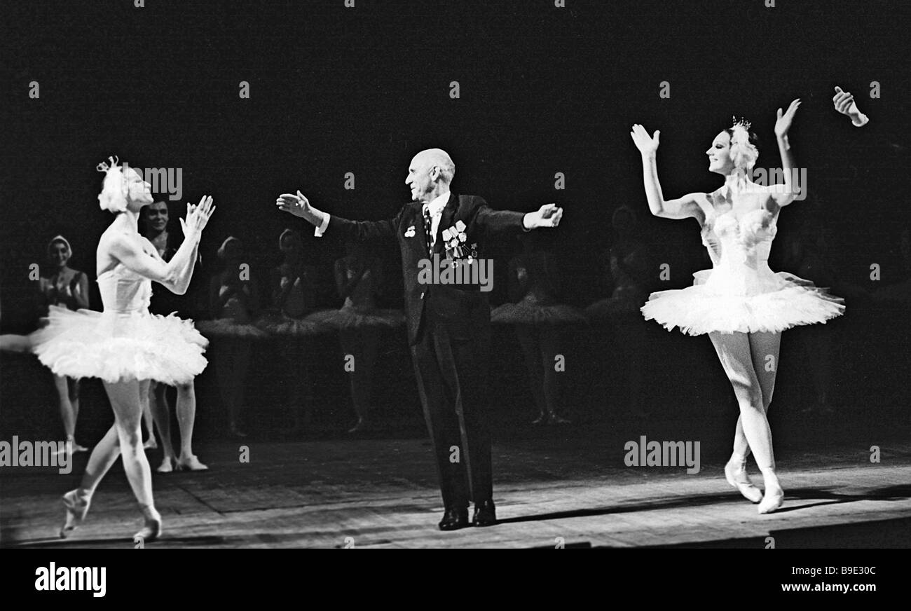 Zwei Odettes Maya Plisetskaya links und Tatyana Golikova rechts ...