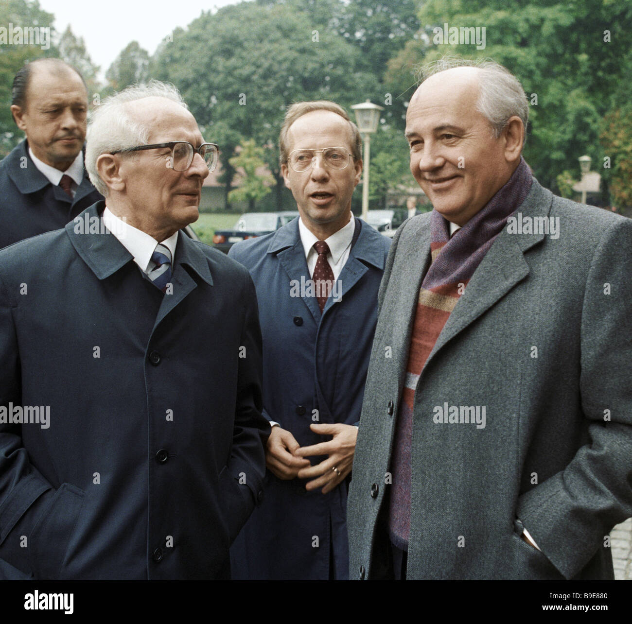 Erich Honecker ließ Vorsitzender des Staatsrates G D R und Mikhail ...