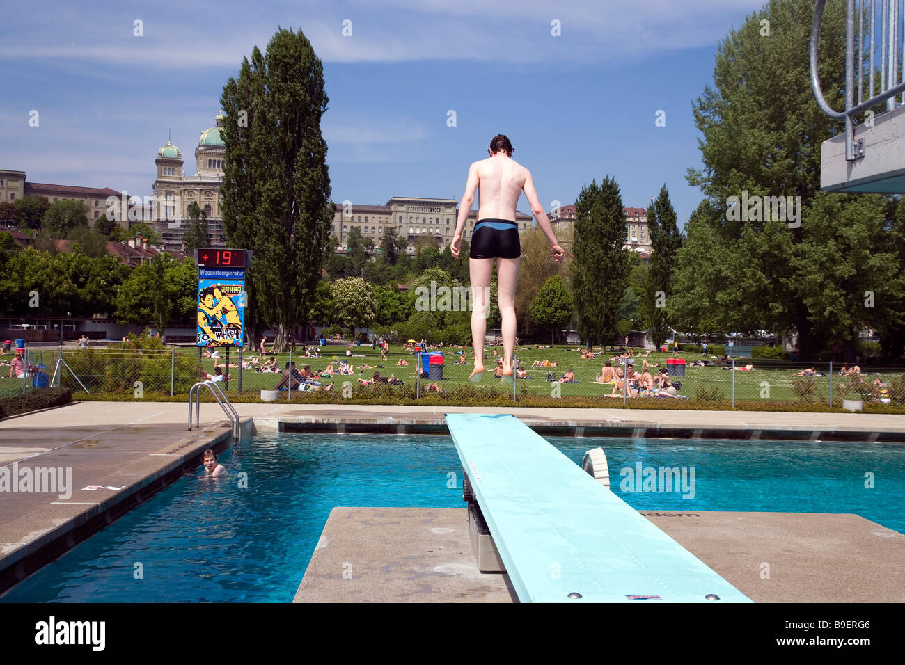 Aare river swimming -Fotos und -Bildmaterial in hoher Auflösung – Alamy