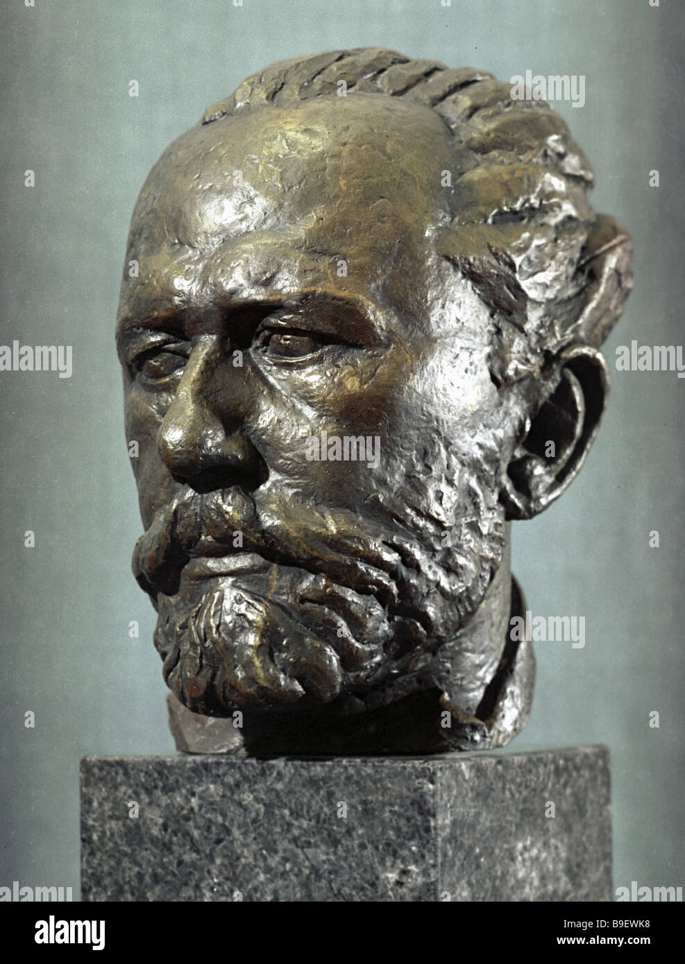 Dieser Bronze-Büste von Peter Tchaikovsky von Vera Mukhina ist beim ...