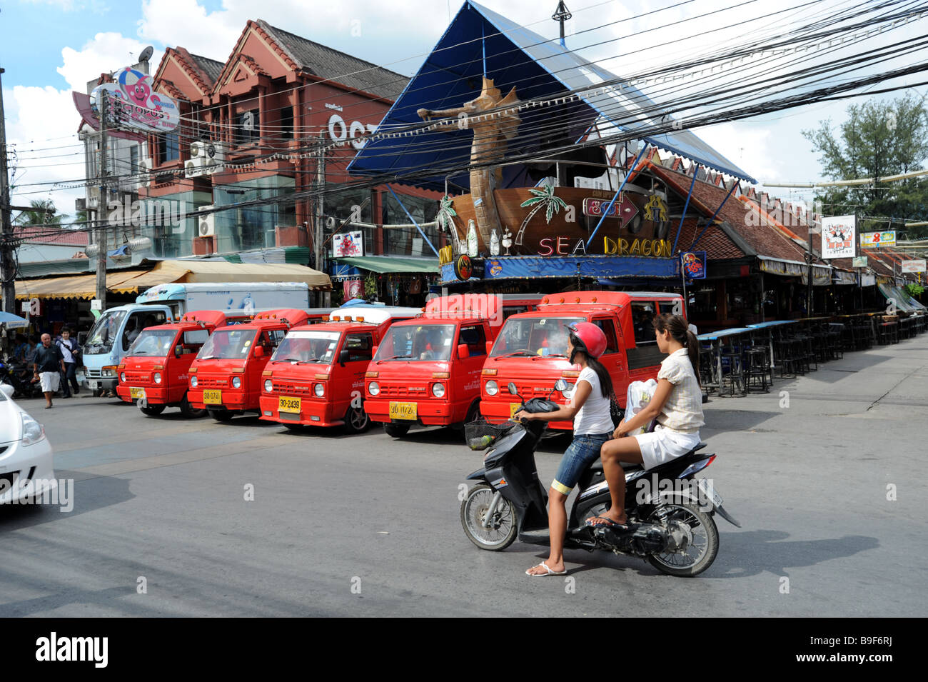 Moped patong strand -Fotos und -Bildmaterial in hoher Auflösung – Alamy