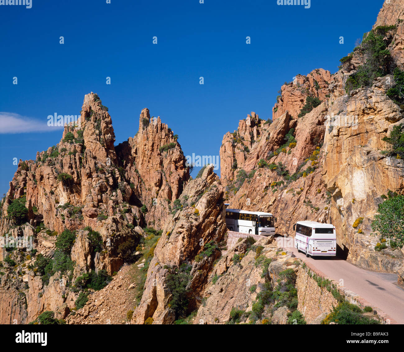 Les calanche corsica road -Fotos und -Bildmaterial in hoher Auflösung ...