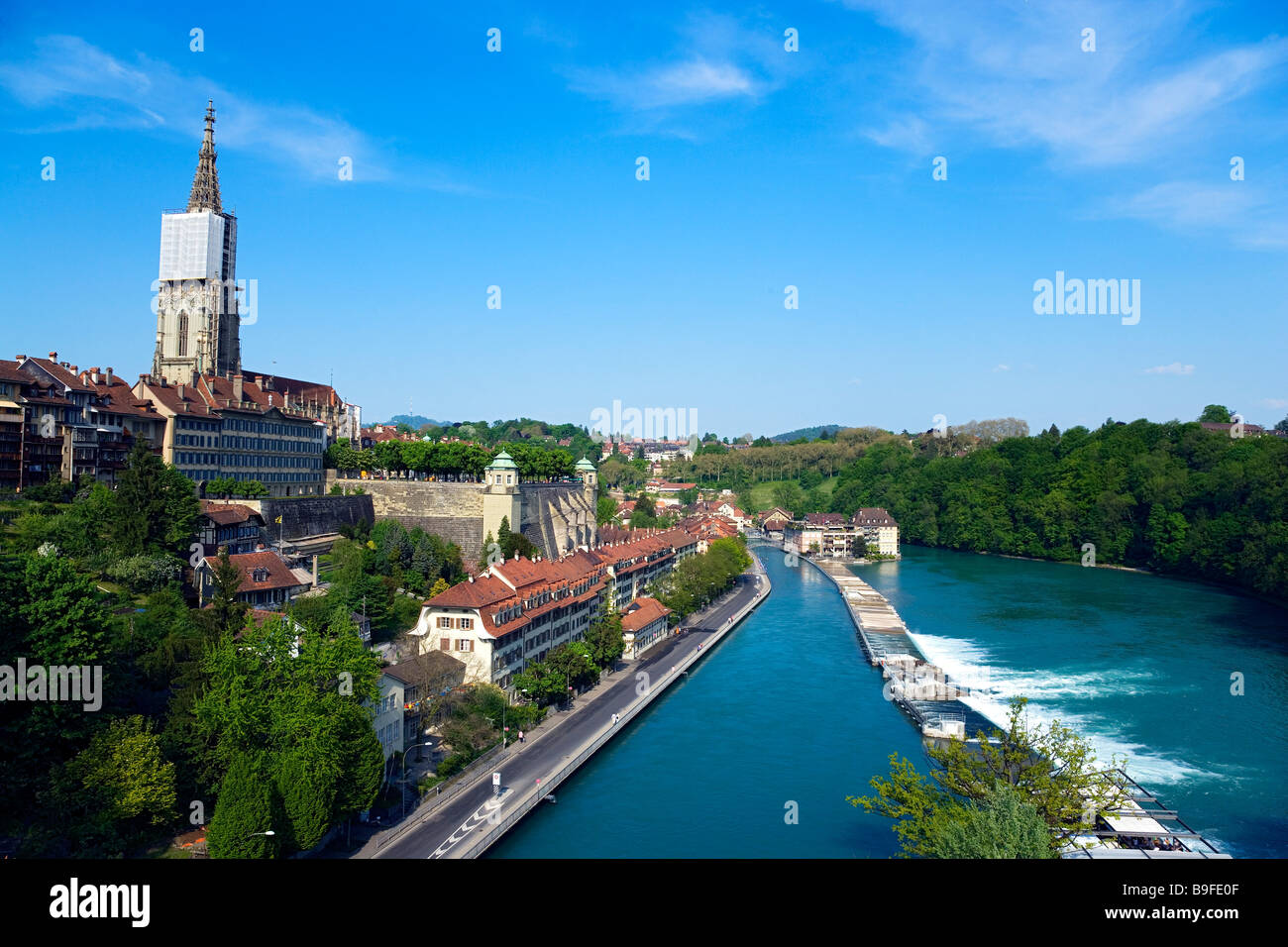 Luftaufnahme der Schwellenmätteli Restaurants über Fluss Aare Münster ...