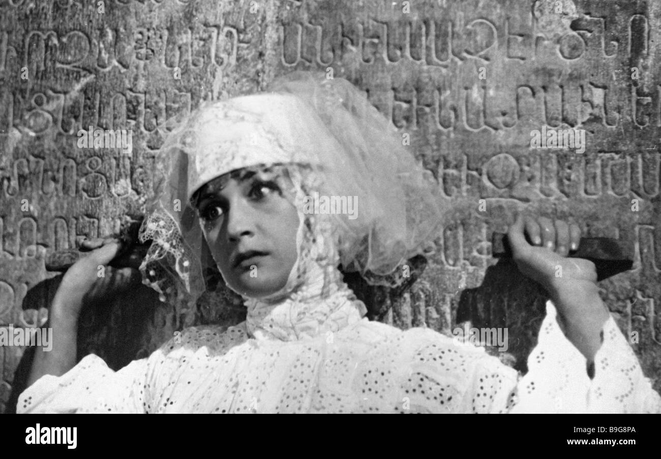 Georgische Schauspielerin Sofiko Chiaureli in Sergei Paradjanov s Film die Farbe der Granatäpfel ...